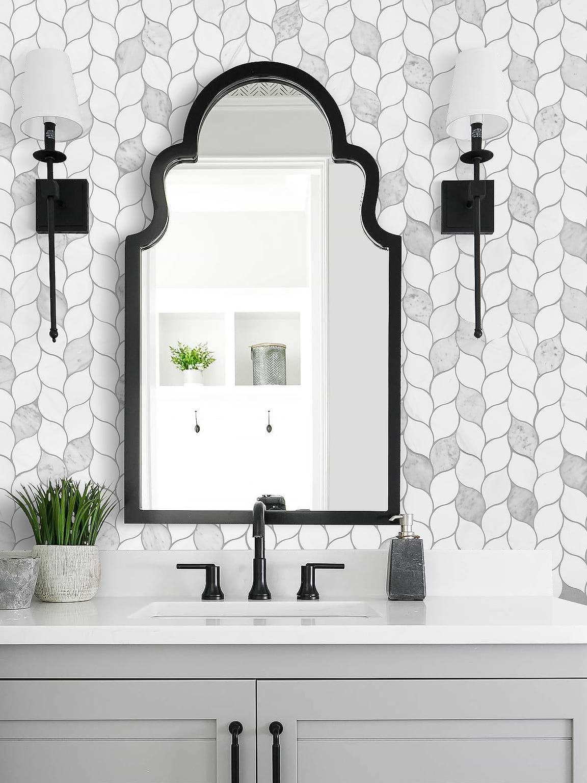 White Gray Marble Leaf Mosaic Backsplash Tile