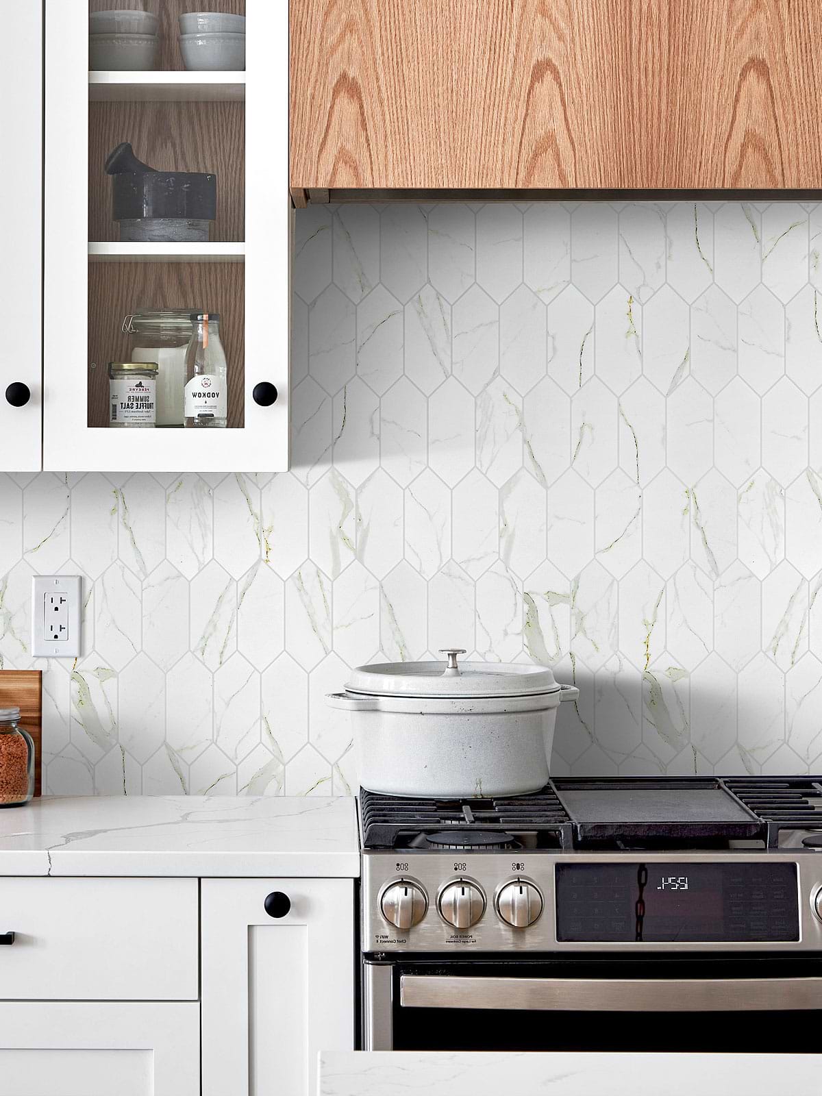 Glass Calacatta Gold Marble Look Mosaic Backsplash Tile
