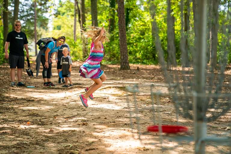 A Parent's Guide to Disc Golf for Kids