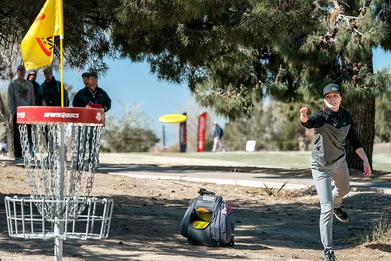 How Many Types of Disc Golf Throws Are There?