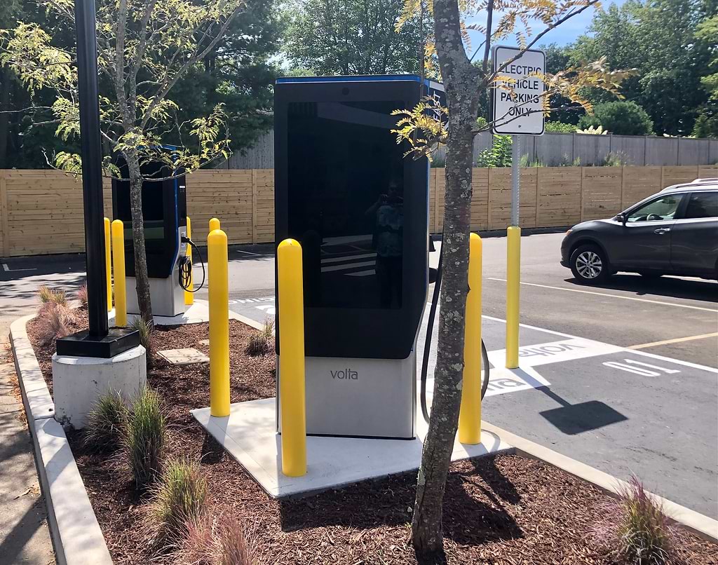 P&Z pulls the plug on digital EV charging stations at Amazon Fresh ...