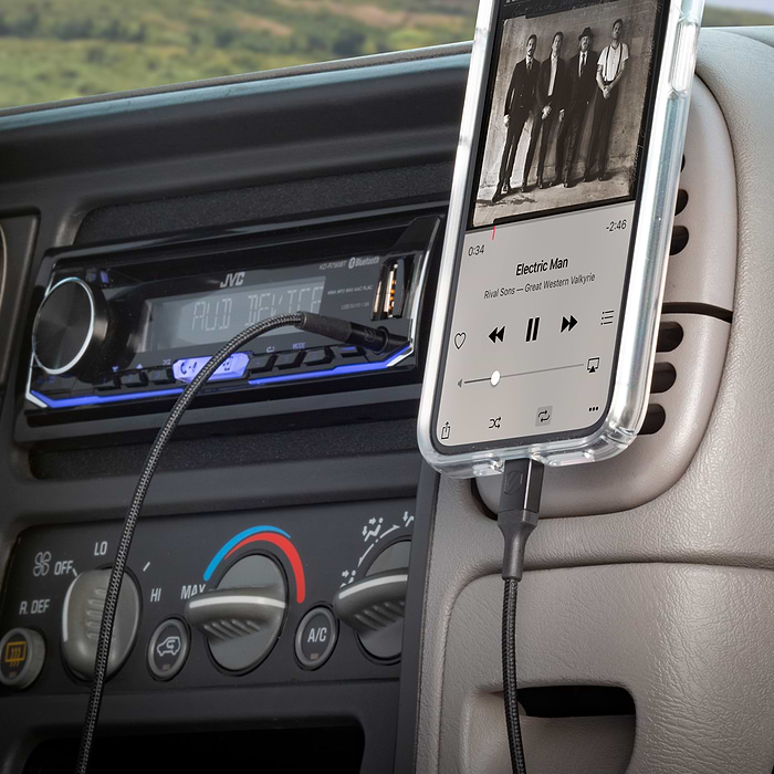 car audio cable lightning