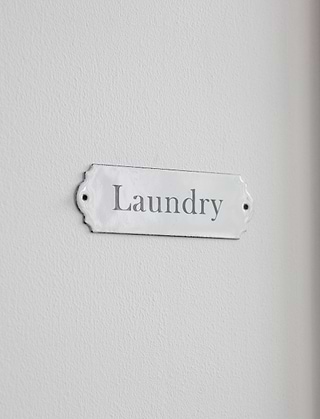 Sign Laundry - Enamel, White | Garden Trading