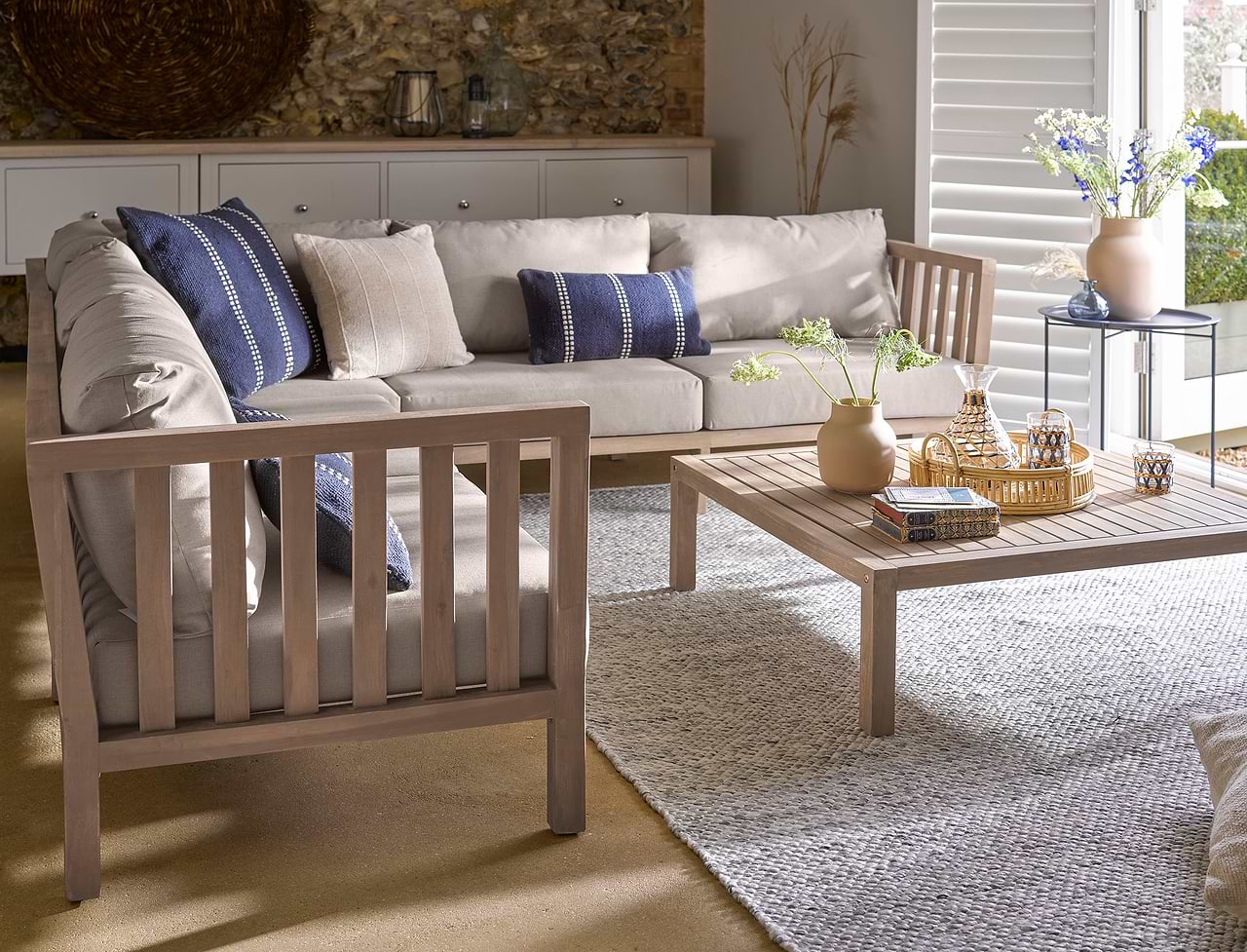 corner sofas swindon