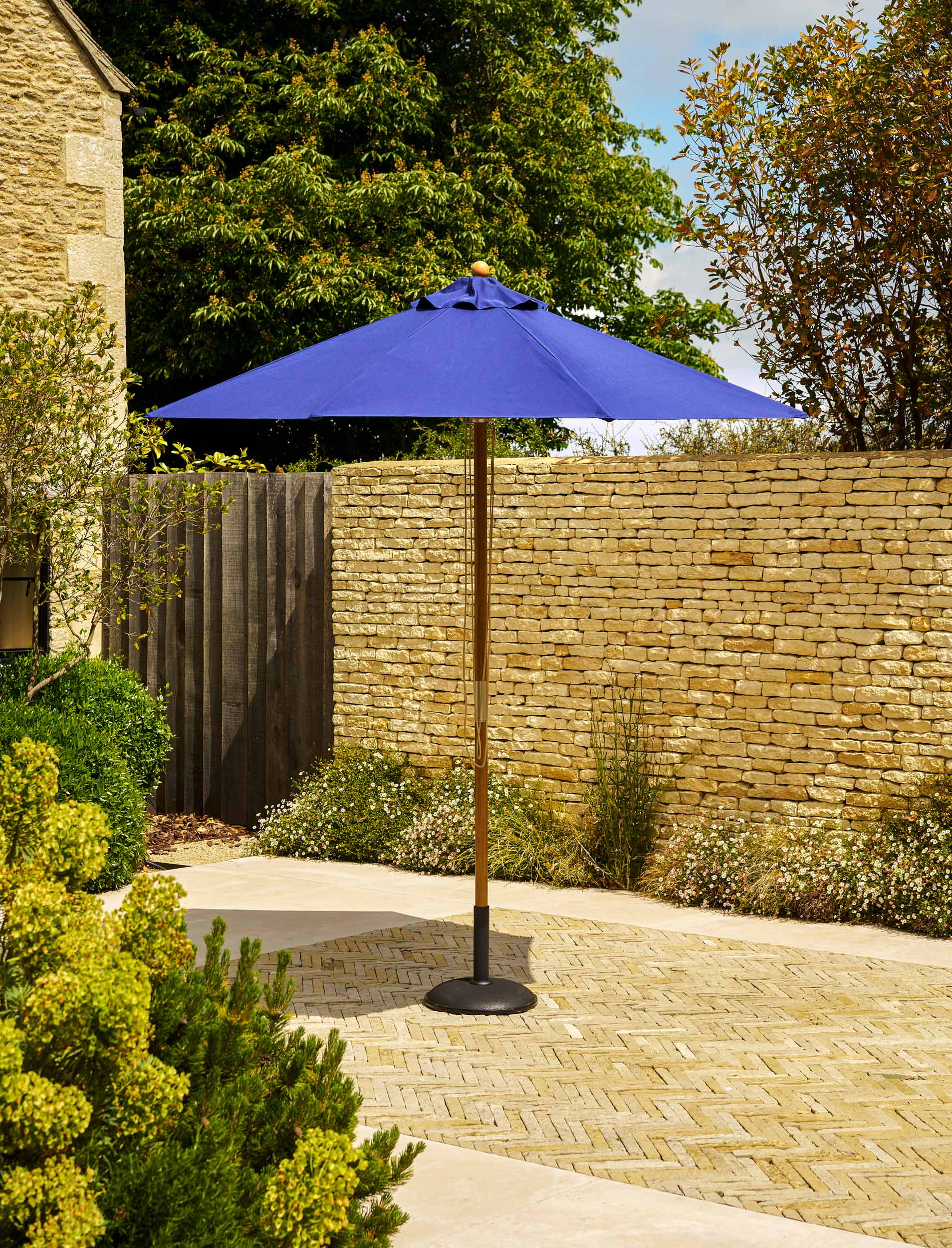 Parasol Solid Wood 2.5m Blue | Garden Trading