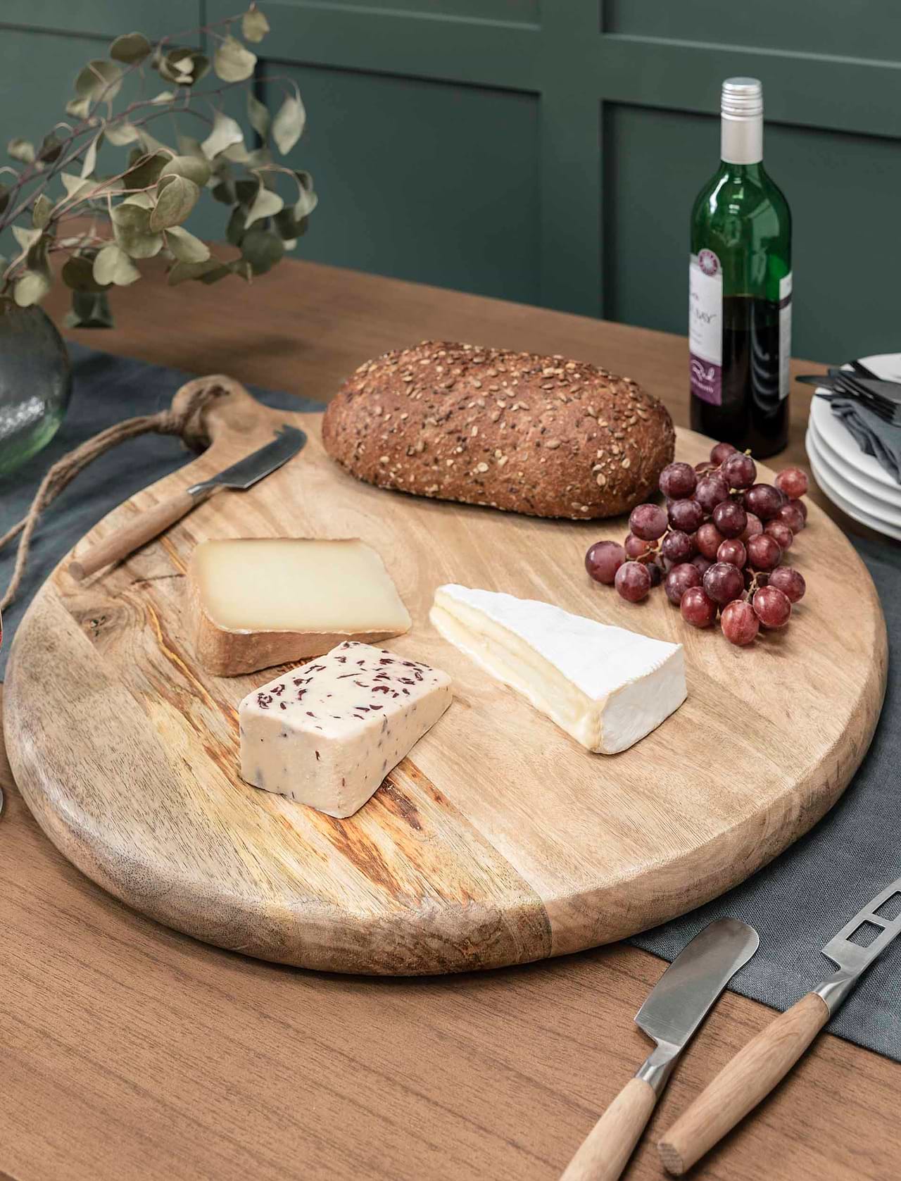 Midford Round Serving Board Large Natural | Garden Trading
