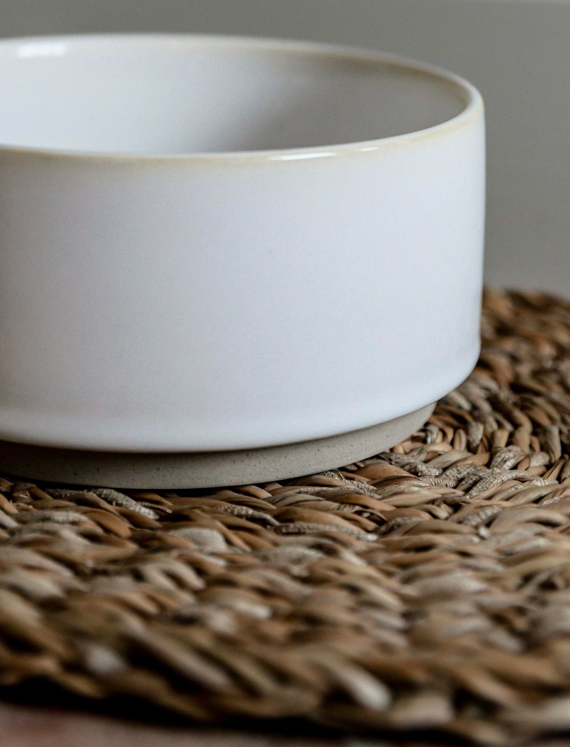 Toppesfield Pet Bowl White | Garden Trading