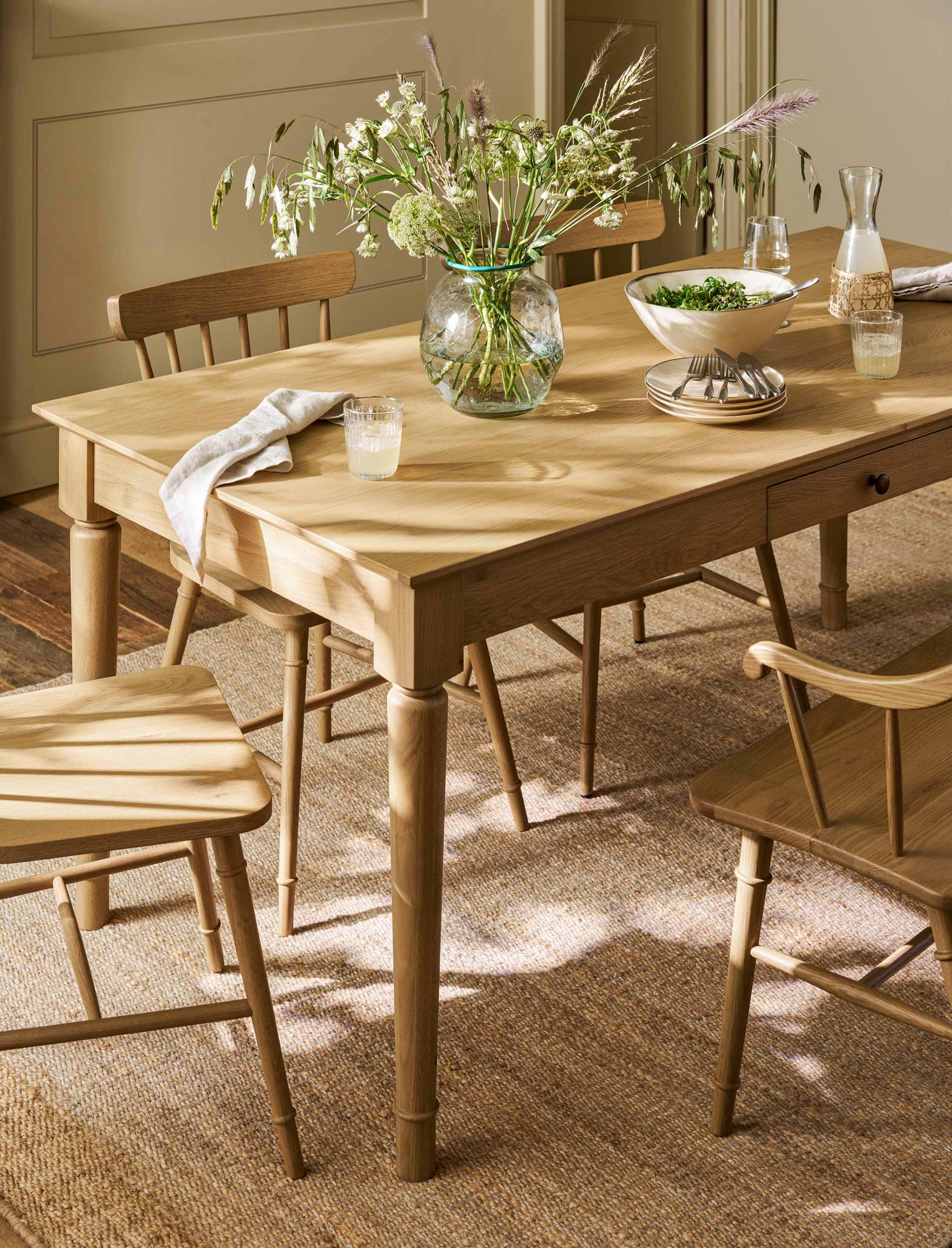 Oakworth Dining Table - Oak Wood, Natural | Garden Trading