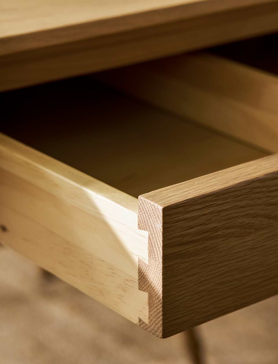 Oakworth Dining Table - Oak Wood, Natural | Garden Trading