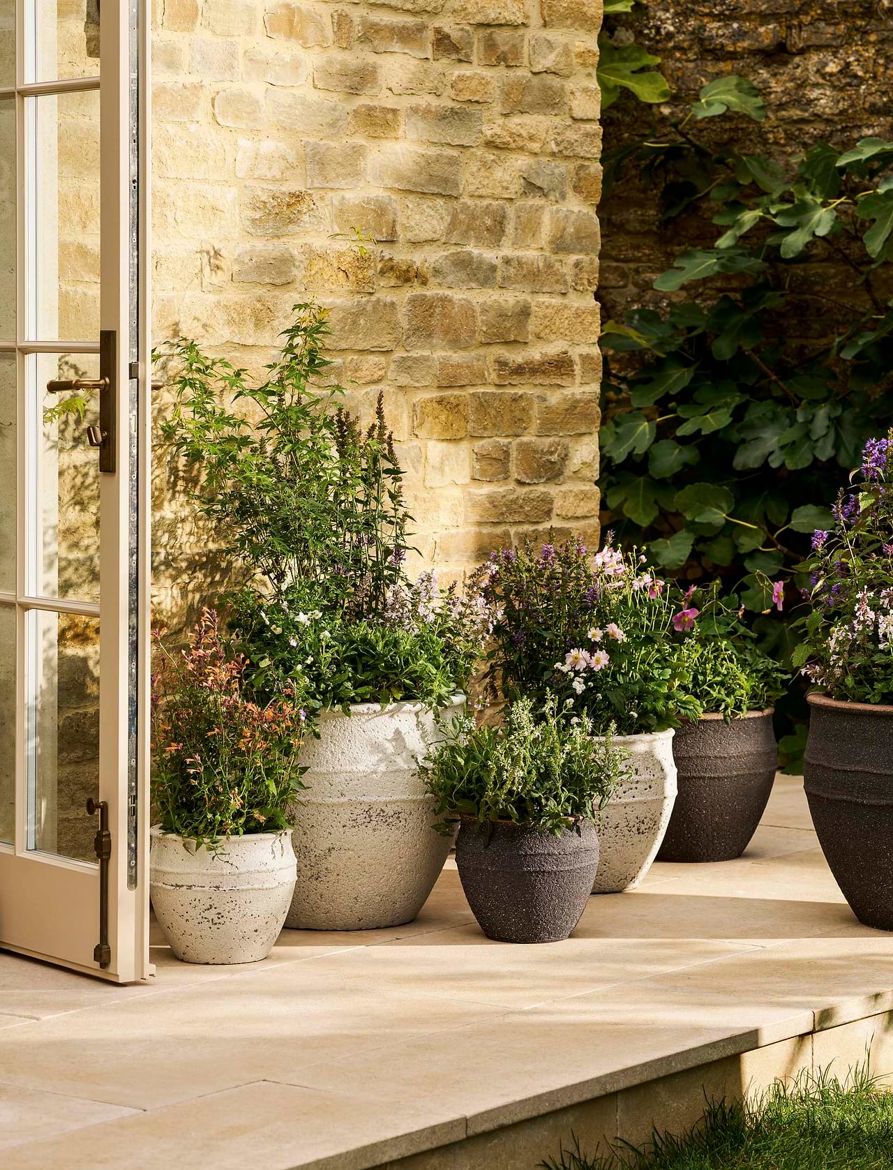 Haberton Planter 53.5cm - Ficonstone, Antique Brown