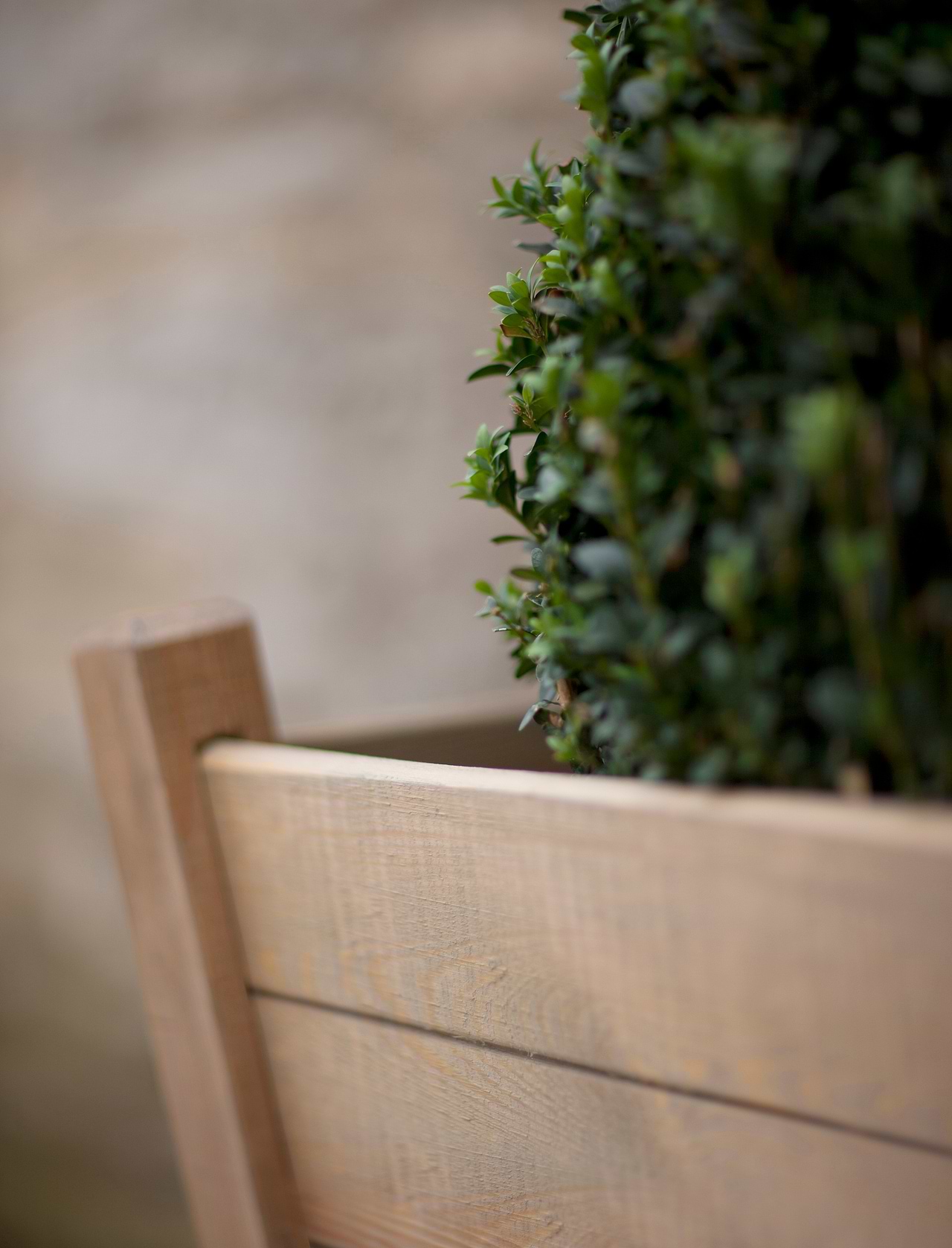 Kingham Planter 60cm - Spruce, Natural | Garden Trading